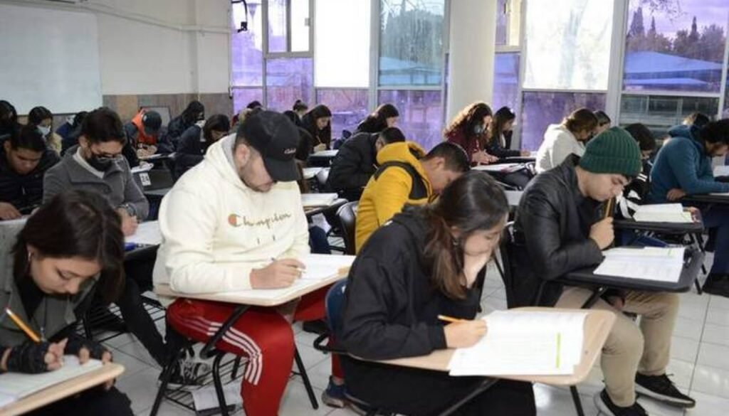 5000 alumnos de Morelos en vilo; funcionario se niega a firmar certificados de bachillerato ...